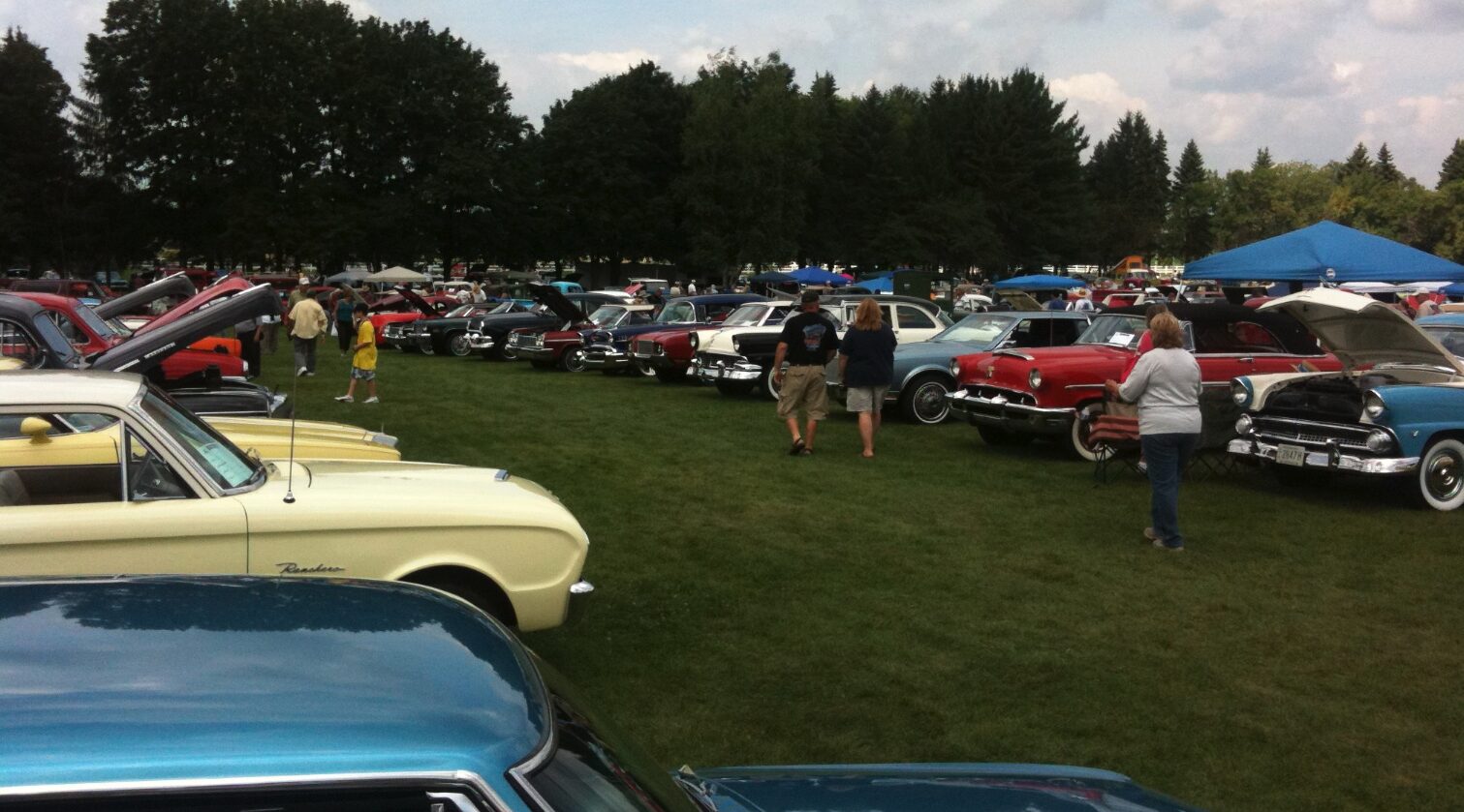 (Community Matters 94) 43rd Annual Red Barns Spectacular (and 1000 Cars ...